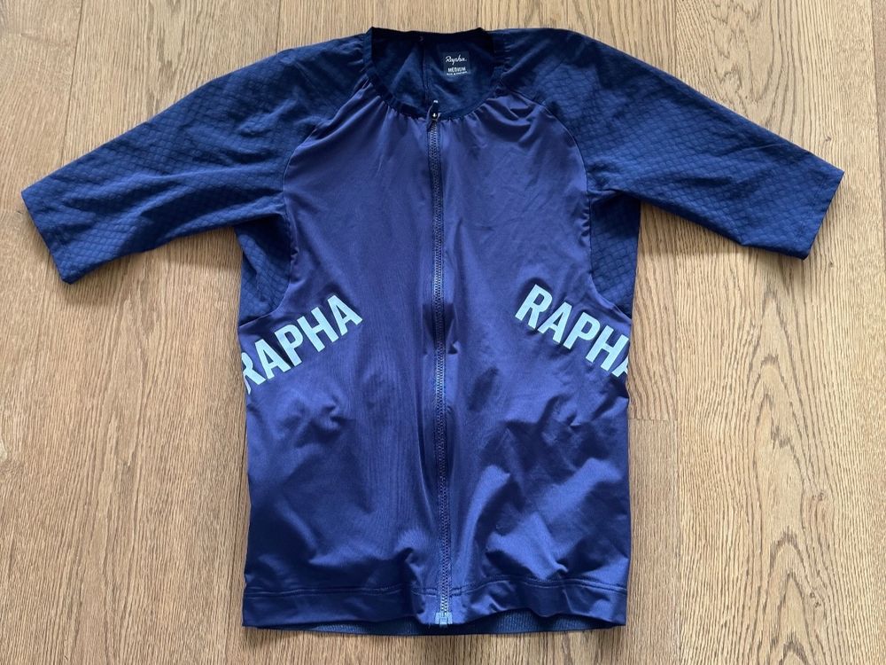 Rapha Men's Pro Team Aero Jersey - Medium - Navy Purple (Gebraucht) in Wettswil für CHF 50 – mit ...