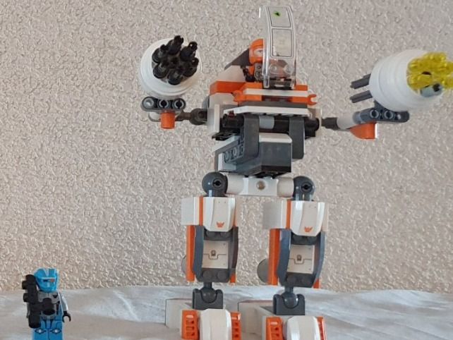Lego Kampfroboter mit Pilot und Roboter | Kaufen auf Ricardo