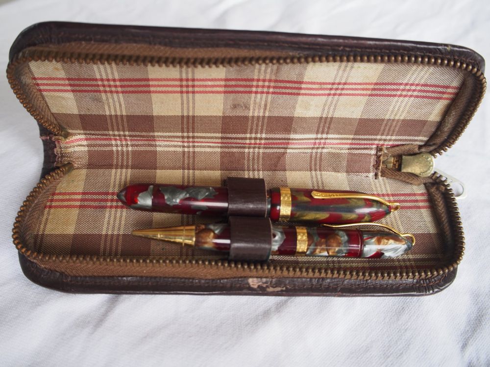 Stylo plume et critérium parure splendide. (Gebraucht) in Meyrin für ...