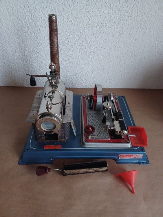 Wilesco D16 Dampfmaschine mit der Original Verpackung (Gebraucht) in Hagendorn für CHF 90 – mit ...