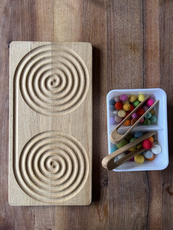Holzspielzeug mit Filzkugeln zum Training von Feinmotorik (Gebraucht ...