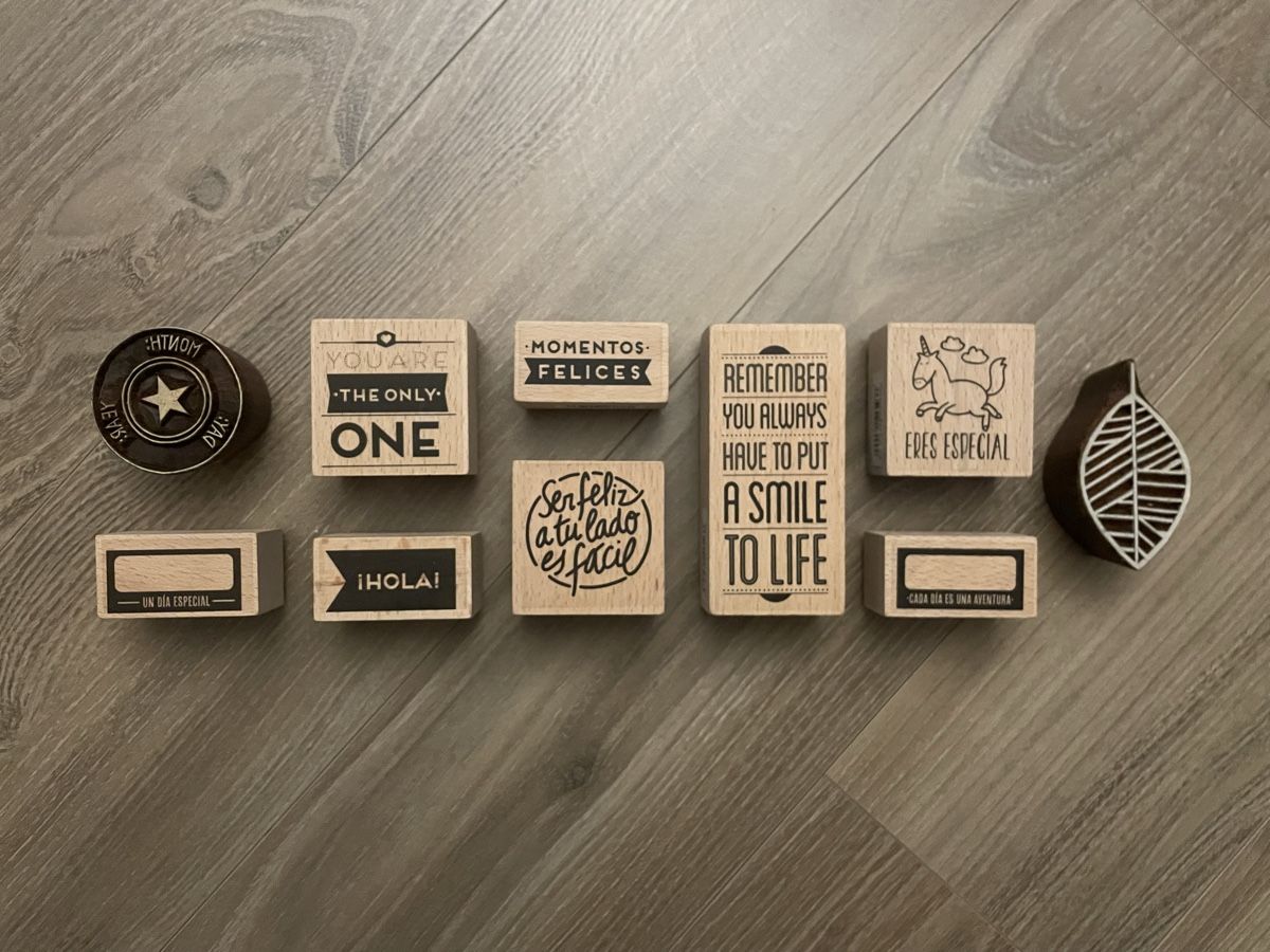 tampons en bois - Idéal pour le scrapbooking ES/EN (Gebraucht) in ...