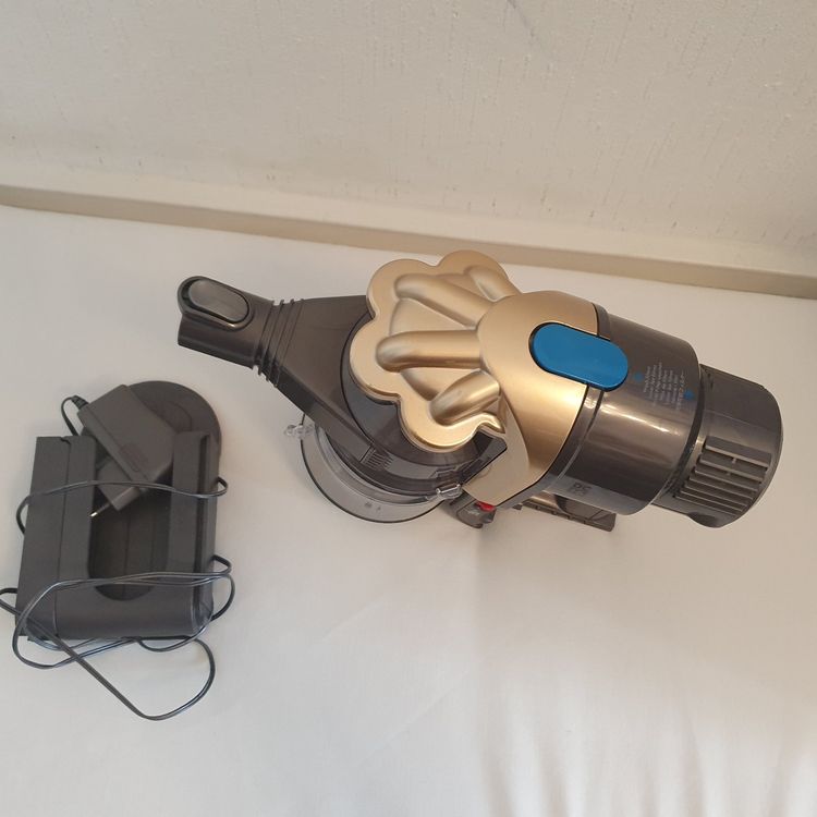 Dyson DC16 animalpro sans batterie (Defekt) in Lausanne für CHF 25 ...