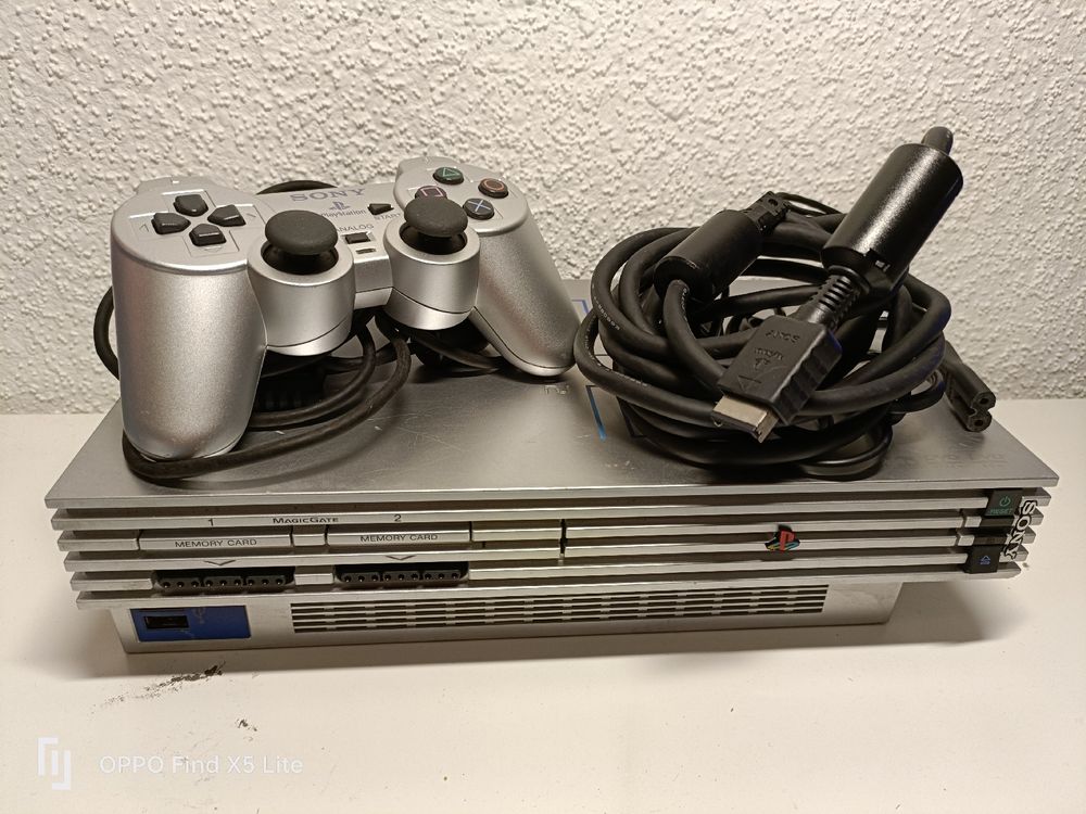 PlayStation 2/Silver Edition mit Controlle. | Kaufen auf Ricardo