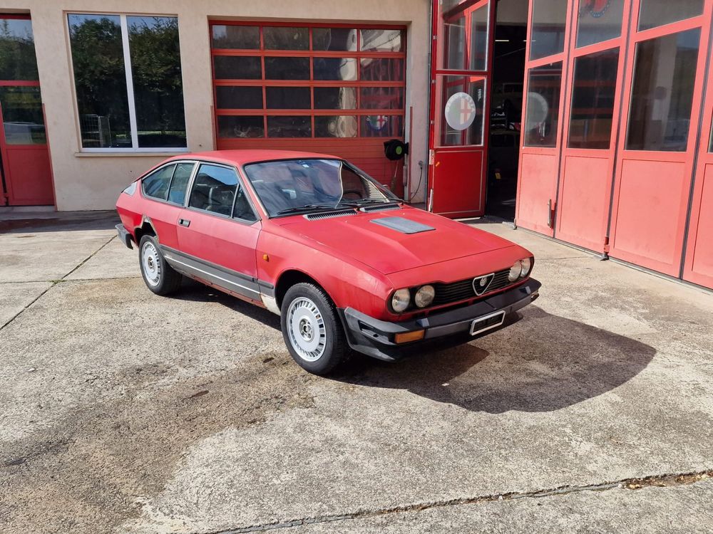 Alfa Romeo GTV6 mit Ersatzmotor ab 1.- CHF zu ersteigern. (Gebraucht) in Laufen für CHF 2261 ...