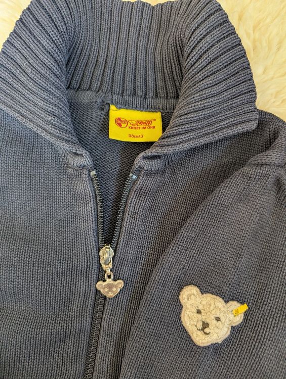 Strickjacke Gr 98 blau Steif (Gebraucht) in Chur für CHF 5 – mit ...