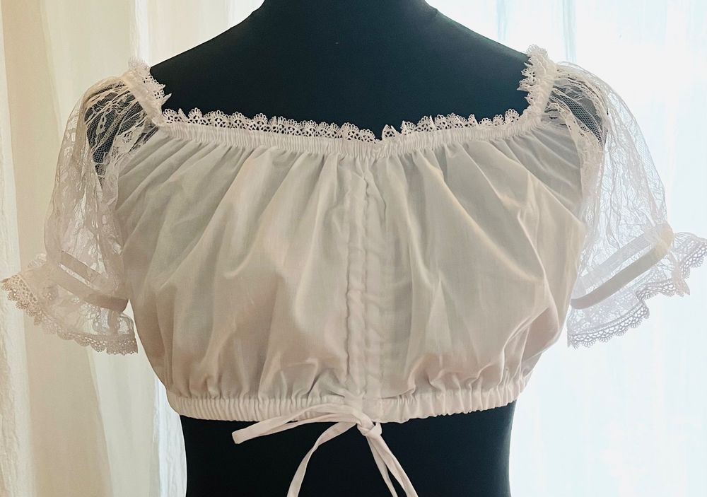 Dirndlbluse Lore Gr. XL (Neu und originalverpackt) in Oberegg für CHF 18 – mit Lieferung auf ...