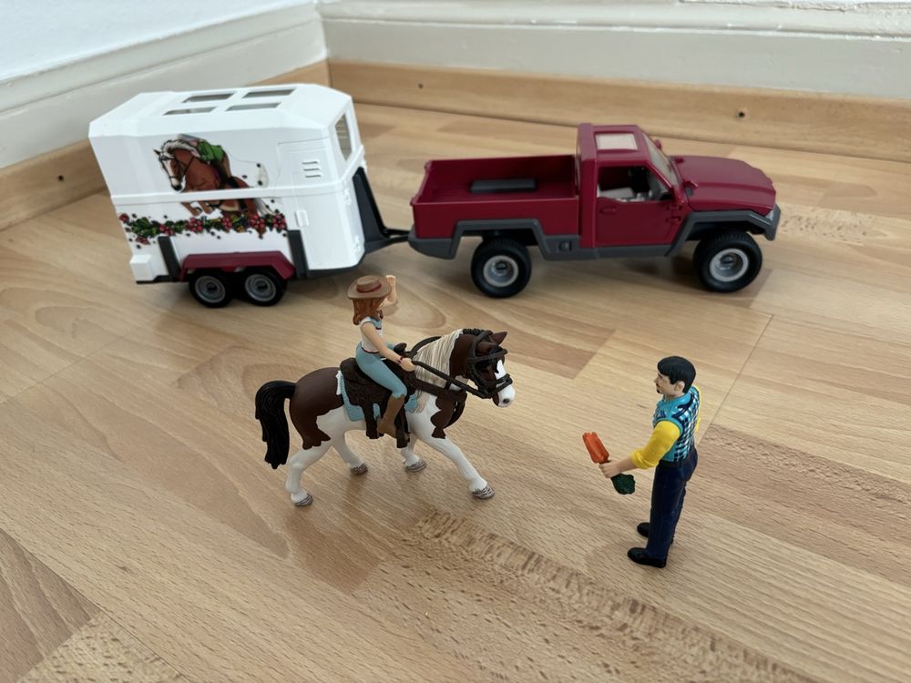 Schleich Transporter mit Pferd und Figuren (Gebraucht) in für CHF 20 ...