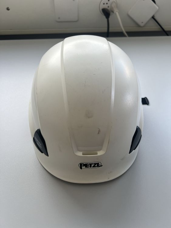 Petzl Helm (Gebraucht) in Kloten für CHF 9 – mit Lieferung auf Ricardo ...