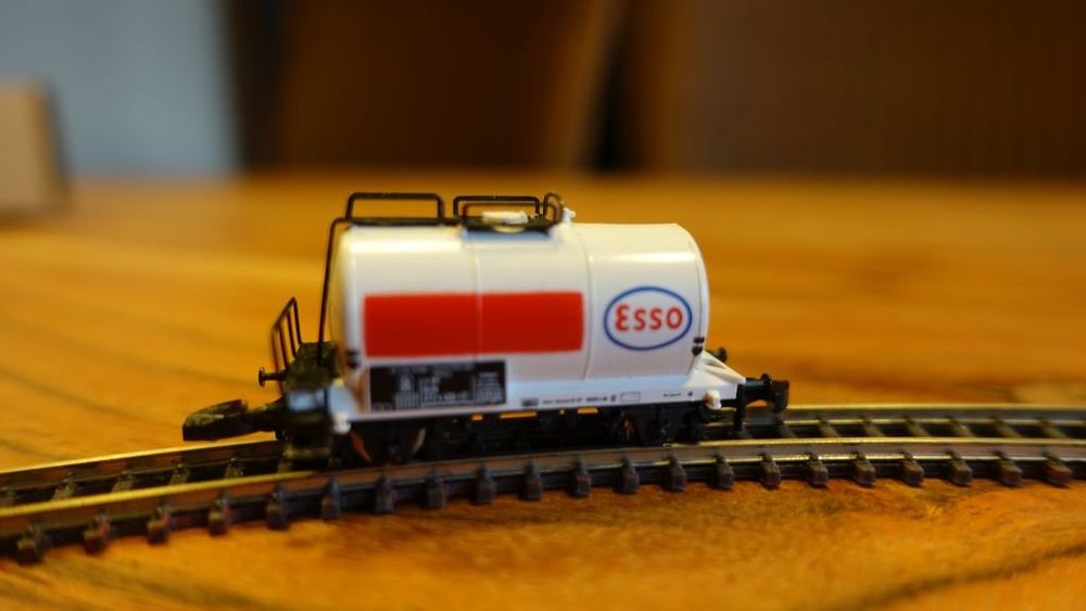 Märklin Spur Z-8612 - Kesselwagen Esso DB (2) (Gebraucht) in Ittigen für CHF 11 – mit Lieferung ...