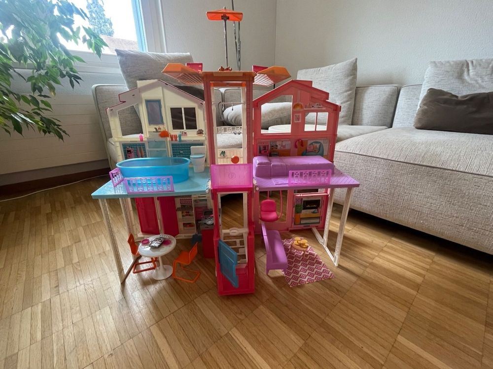 Barbie DLY32 - Stadthaus mit 3 Etagen, zusammenklappbar (Gebraucht) in ...