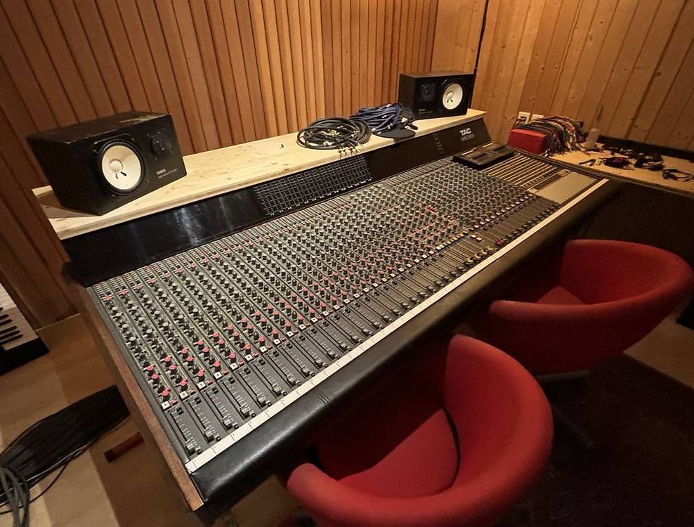 Mixer TAC (amek) 36ch (Gebraucht) in Camorino für CHF 2450 – nur ...