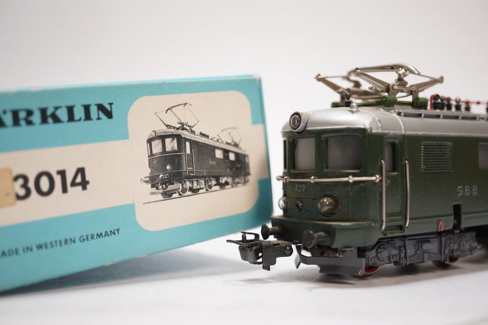 e27 Märklin 3014 SBB Re 4/4 I grün 427 | braucht Service | Kaufen auf Ricardo