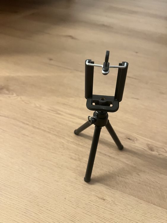 Kleines Stativ für Handy schwarz ca. 15cm hoch (Gebraucht) in Grenchen ...