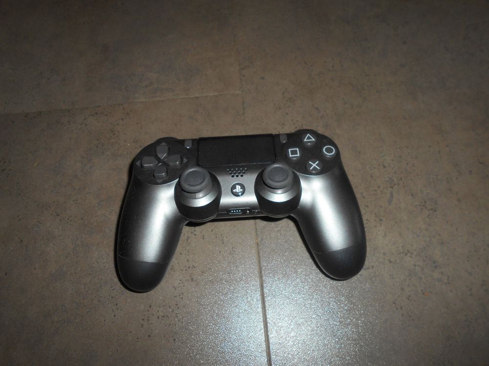 Sony PS4 Controller Top Zustand (Gebraucht) in Recherswil für CHF 68 ...