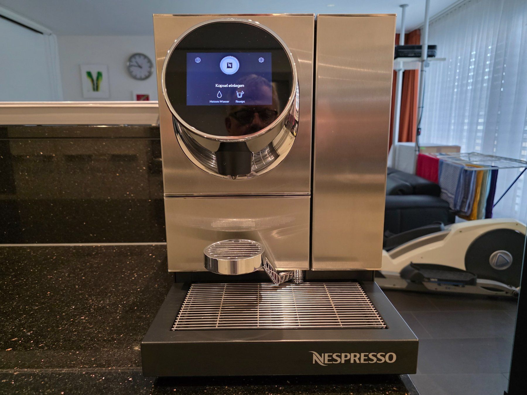 Top NESPRESSO MOMENTO 100 NP100 Typ 230 neuer Tank & Padbeh. (Gebraucht ...