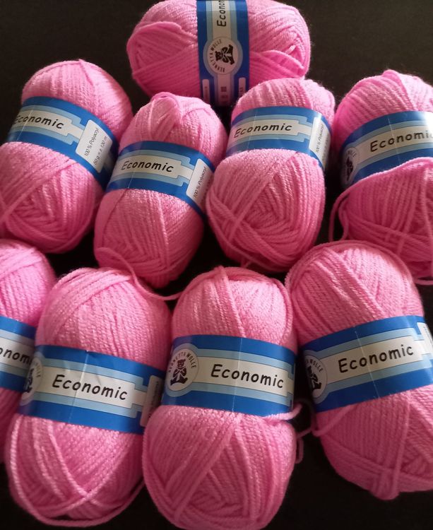 9 Stk.Kneuel Wolle (Neu (gemäss Beschreibung)) in Zizers für CHF 9.9 – mit Lieferung auf Ricardo ...