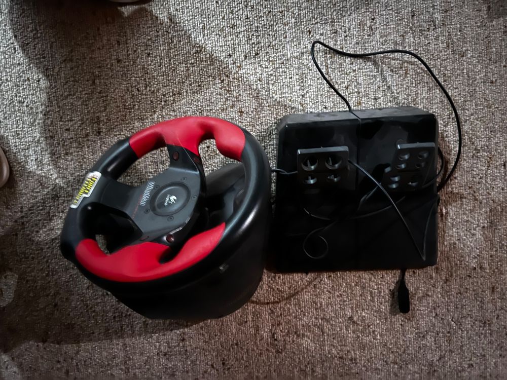 Lenkrad Logitech (Gebraucht) in Illnau für CHF 1 – nur Abholung auf ...