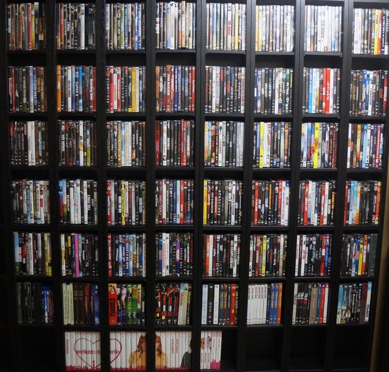 Sammlung über 600 DVD (Gebraucht) in Sulgen für CHF 155 – nur Abholung ...