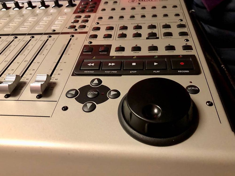 Mackie Control Universal Pro (MCU PRO) Neuve (Neu und originalverpackt ...