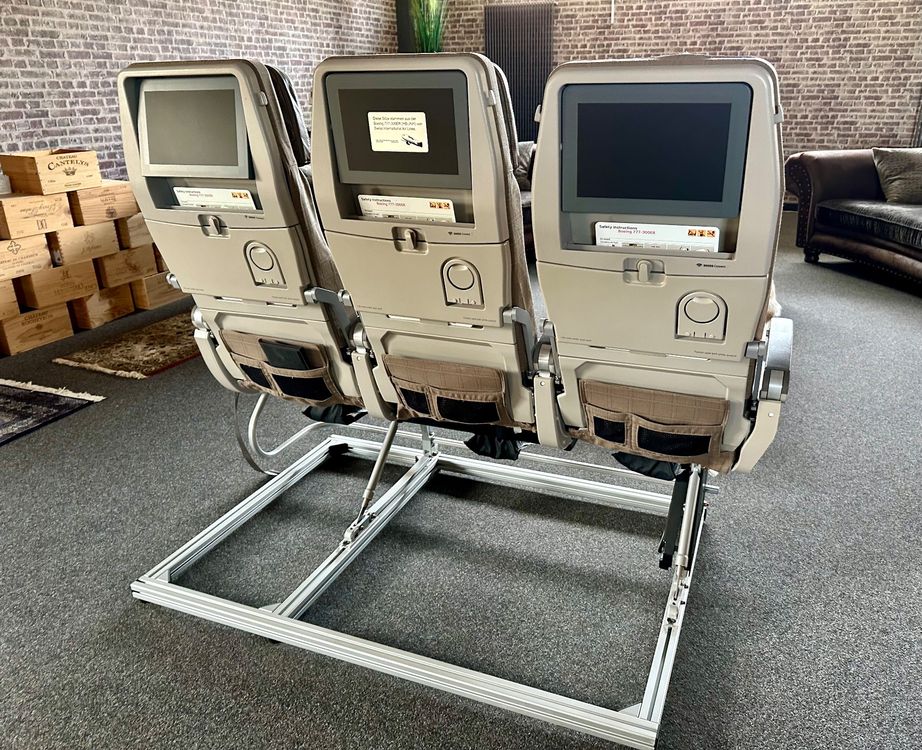 Flugzeugsitze (3er-Reihe) aus einer SWISS Boeing 777-300ER (Gebraucht ...