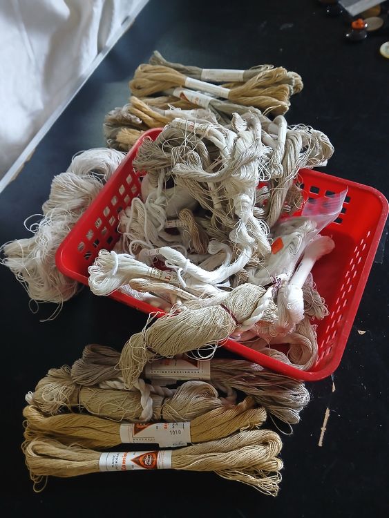 Stickgarne (Neu (gemäss Beschreibung)) in Herzogenbuchsee für CHF 10 ...