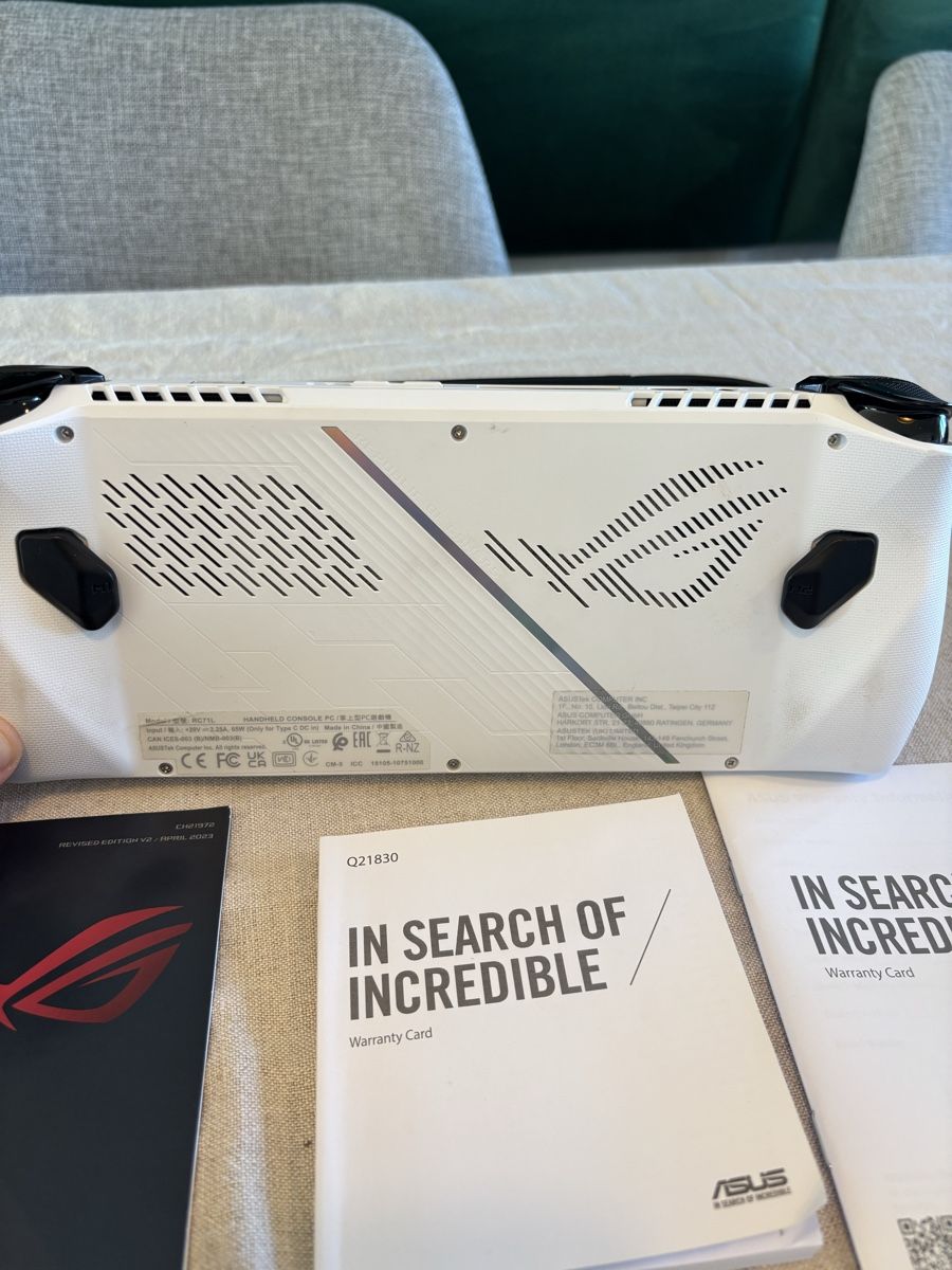 ASUS ROG Ally RC71L-NH001W inkl. Original-Hülle (Gebraucht) in Zürich ...