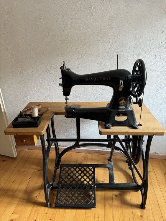 Adler Nähmaschine 100jährig (Gebraucht) in Seuzach für CHF 399 – nur Abholung auf Ricardo kaufen