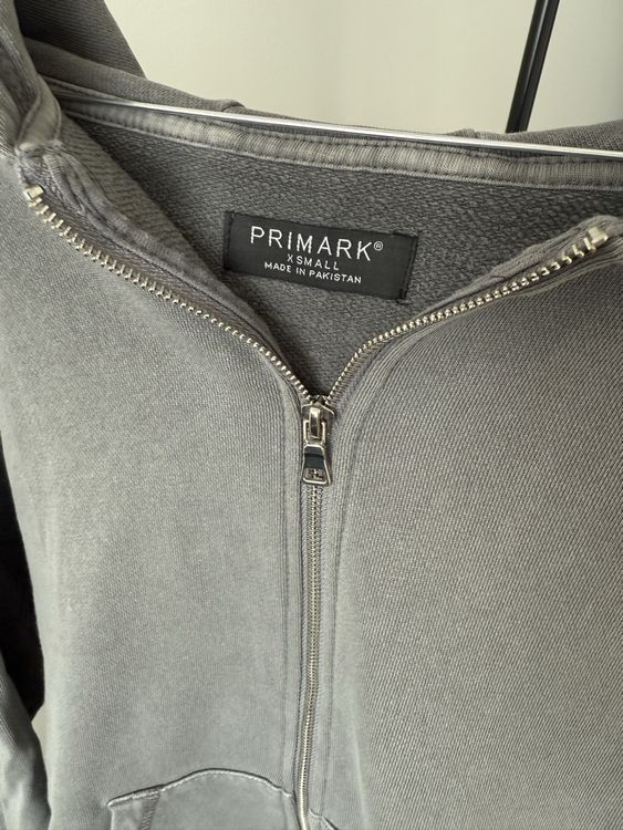 Primark grey Zip-Up Hoodie (Gebraucht) in Oftringen für CHF 9 – mit ...