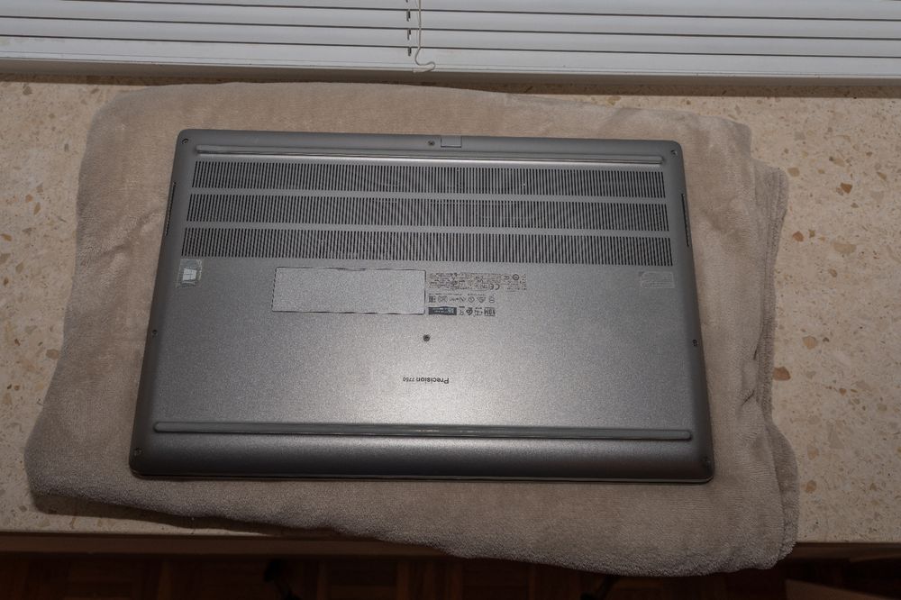 Dell Precision 7750 | RTX 4000 | 32GB | 1TB SSD | Dock (Gebraucht) in ...