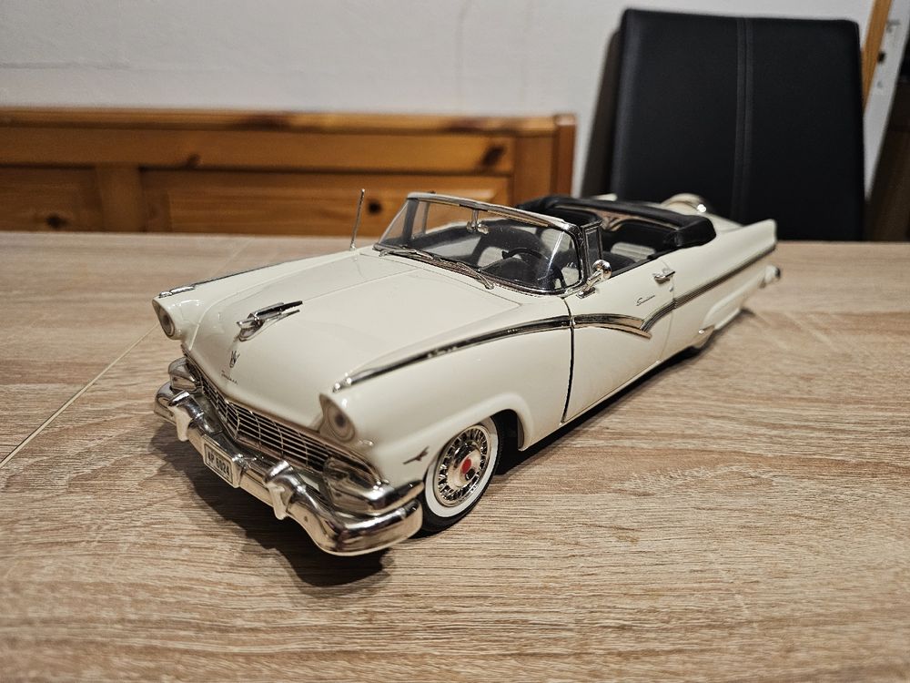 56'Ford Sunliner Convertible 1:18 Ertl (Gebraucht) in Goldingen für CHF ...