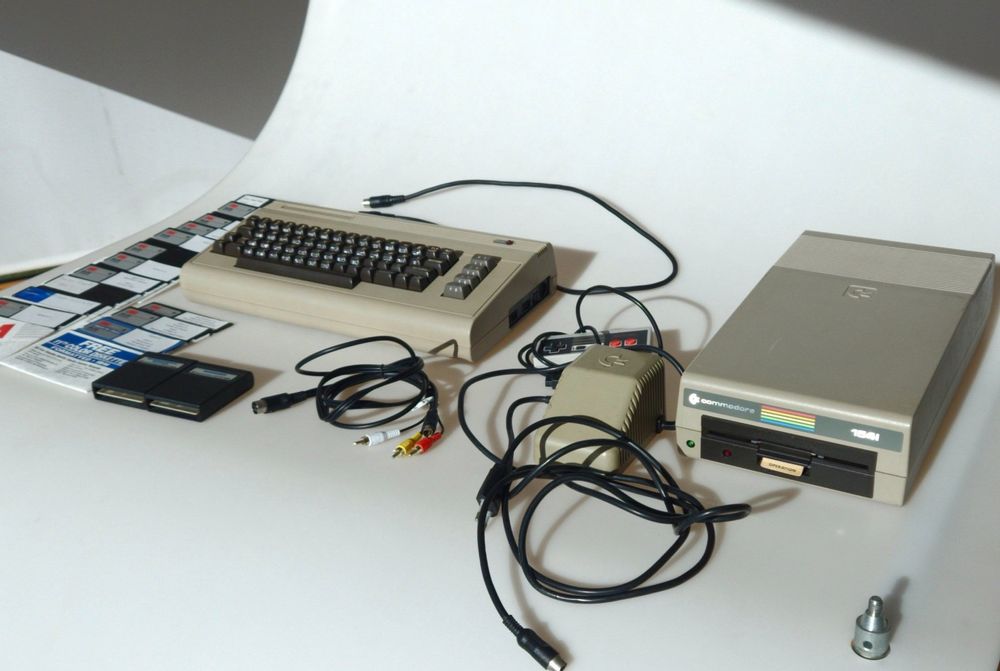 Commodore 64 set (Gebraucht) in Abtwil SG für CHF 200 – mit Lieferung ...