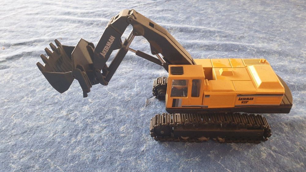 Bagger Akerman H 25 F S hochlöffel (Gebraucht) in für CHF 1 – nur ...