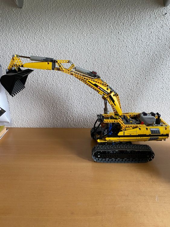 Lego Technic Bagger 8043 Modell (Gebraucht) in Niederuzwil für CHF 171 ...