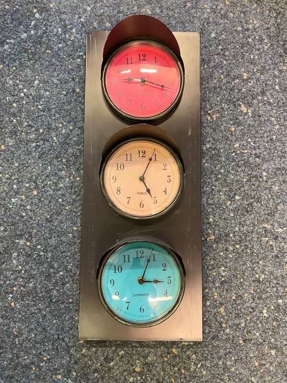 Traffic Light Clock von Maisons du Monde | Kaufen auf Ricardo