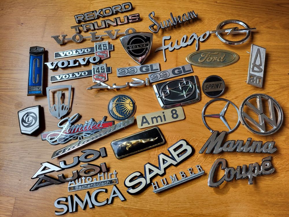 Lot alte Auto Embleme: SAAB, Volvo, Simca, Audi u.a. (Gebraucht) in ...