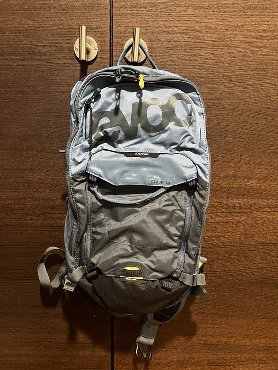 Neuer EVOC STAGE 18(liter) Rucksack | Kaufen auf Ricardo