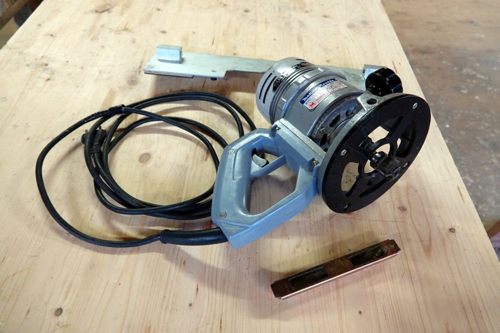 Makita Hebor Ober Fräse mit Schliessblech Lehre Schablone (Gebraucht ...