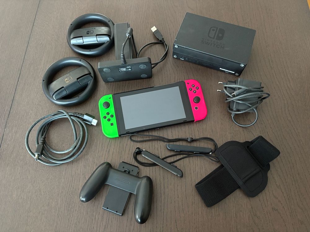 Nintendo Switch videospielkonsole mit zubehoer (Gebraucht) in Adliswil ...