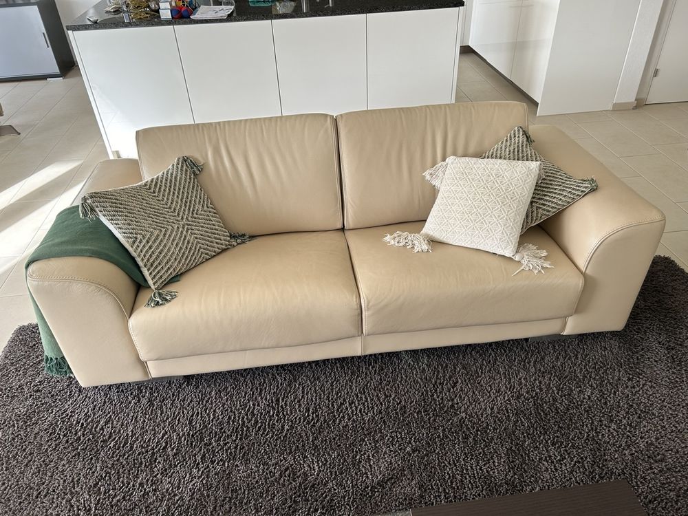 Zwei Sofas aus Leder (2er und 3er Sofa) (Gebraucht) in Jonen für CHF 220 – nur Abholung auf ...