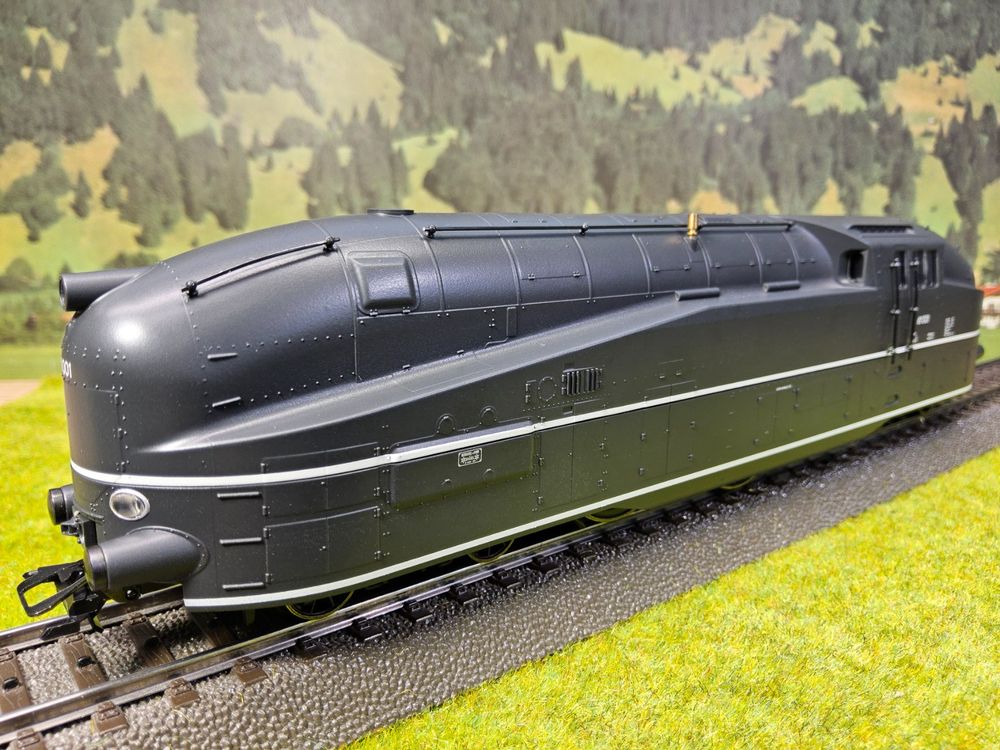 Märklin 39618 _ Stromlinen Dampflok BR 61 DR Brit. Zone _ Ho (Gebraucht ...