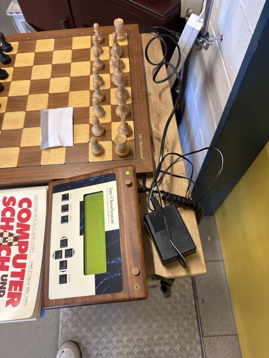 Tasc R30 Schachcomputer mit Schachbrett - Top Zustand! (Gebraucht) in ...