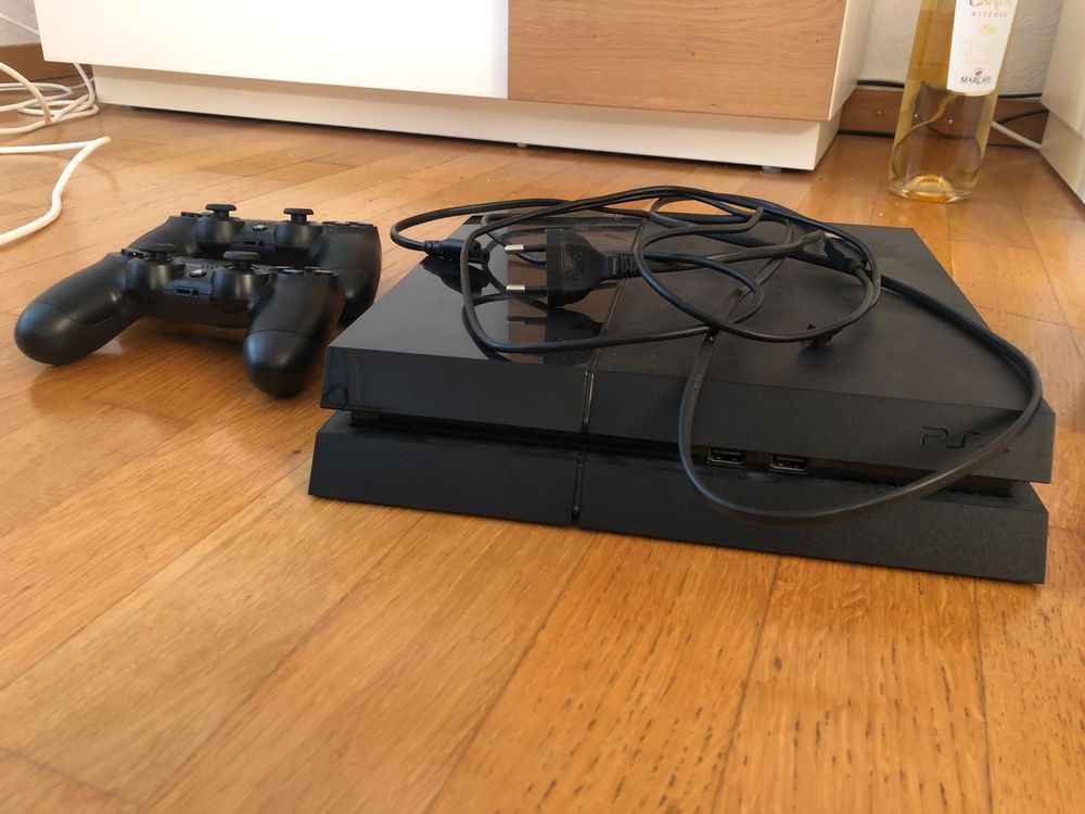 PS 4 inkl. 2 Controller, Netzkabel und 7 Games ab 1 Fr.!!! | Kaufen auf ...