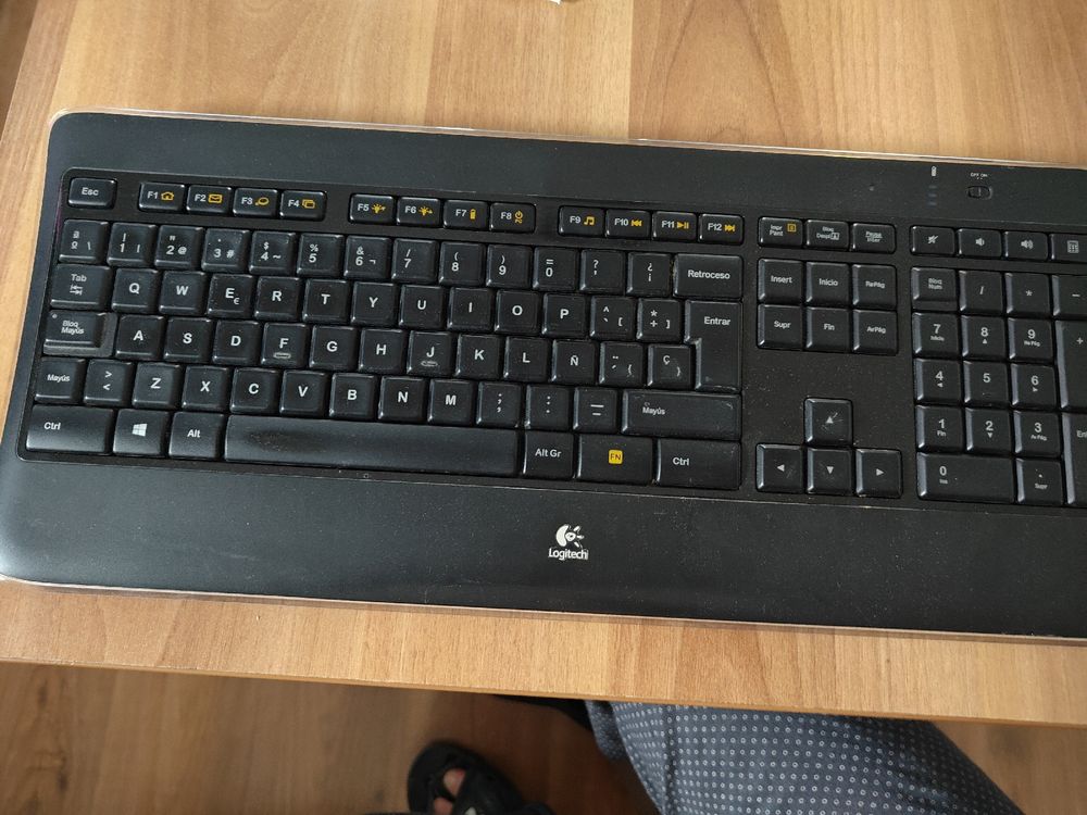 Logitech k800 Tastatur und m100 Maus (Gebraucht) in tolox für CHF 22 ...