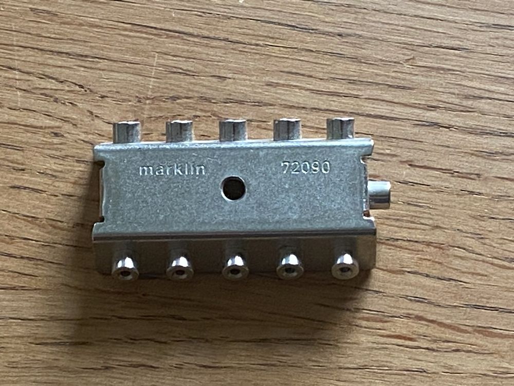 011 Top: Verteilerplatte mit 11 Anschlüssen (Spur N und H0) (Gebraucht ...