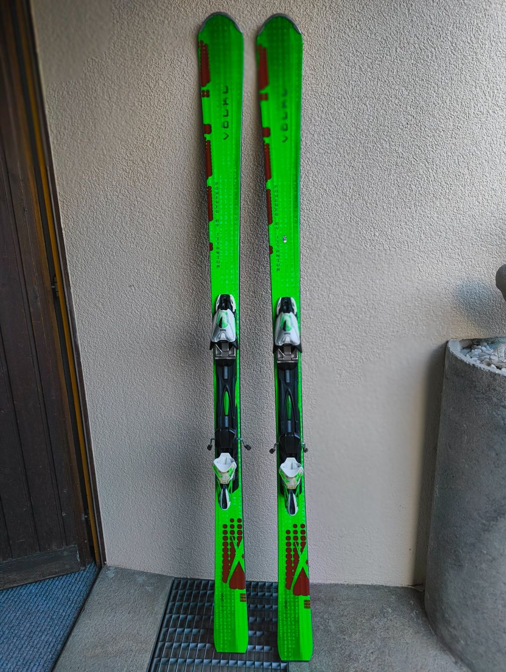 Ski Völkl im Matrix-Film Design 178cm (Gebraucht) in Kerns für CHF 6 ...