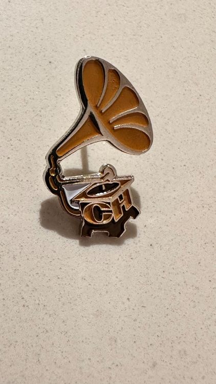 Gramophone Pin ) (Gebraucht) in Gutenswil für CHF 4 – mit Lieferung auf ...