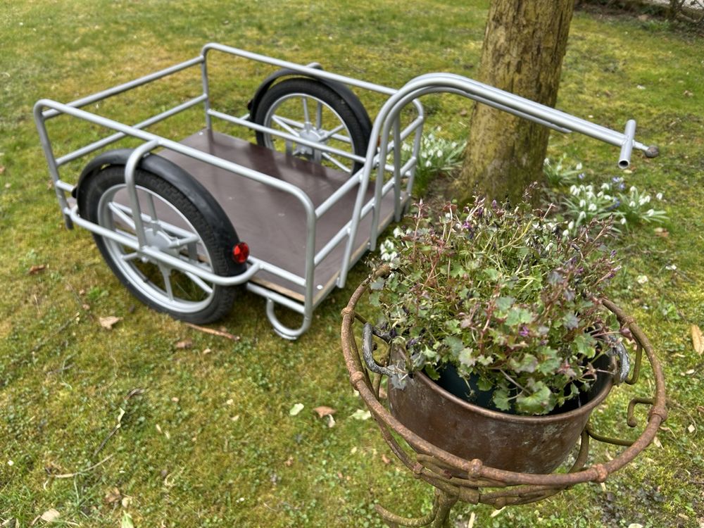 Robuster Veloanhänger für Frühlingstouren (Gebraucht) in Heimenhausen ...