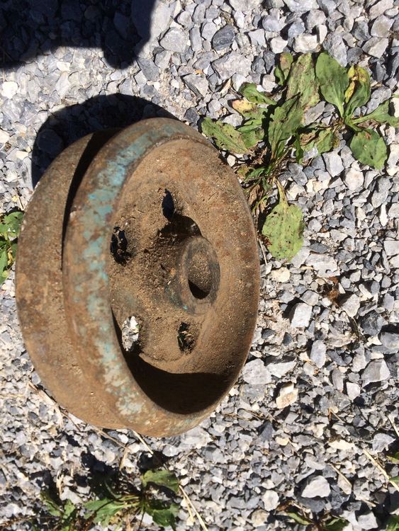 Eisenrad Umlenkrad, Durchmesser 14 cm, Dick 4,5 cm (Gebraucht) in Wila ...