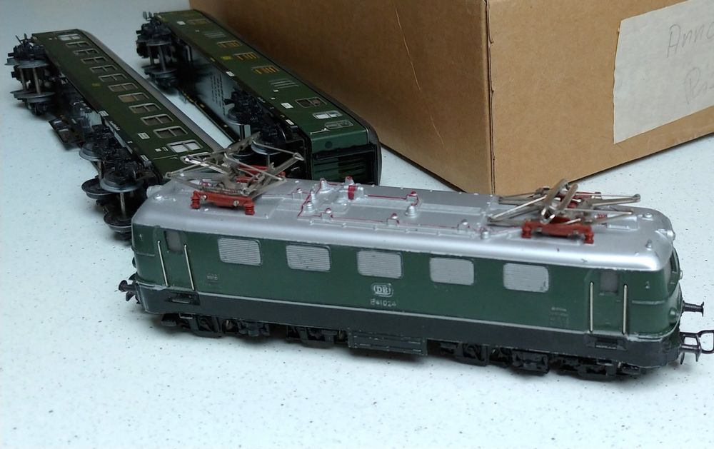 Märklin DB E 41024 mit 5 Personenwagen HO (Gebraucht) in Waltenschwil ...